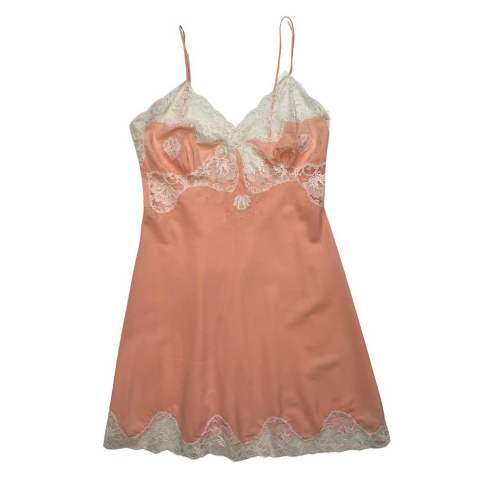Vintage Pink Slip With White Lace Trim - Gem